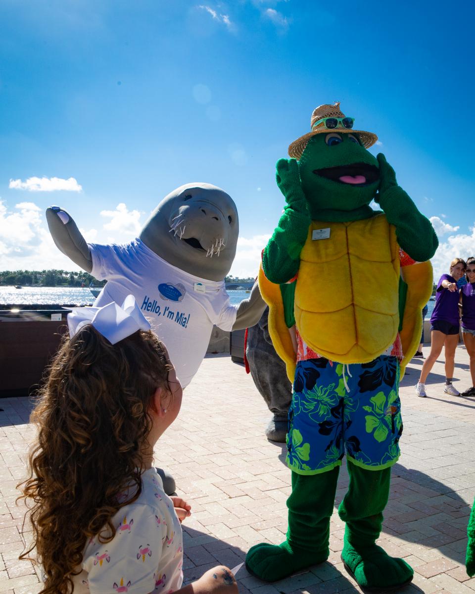 MASCOT CHECK-IN / MASCOT PARADE ORGANIZER/HANDLER – COORDINATOR MASCOT ...