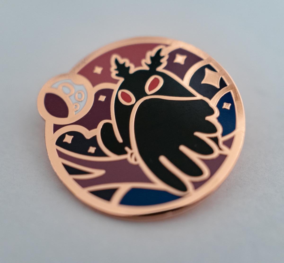 Mothman enamel pin - Eventeny