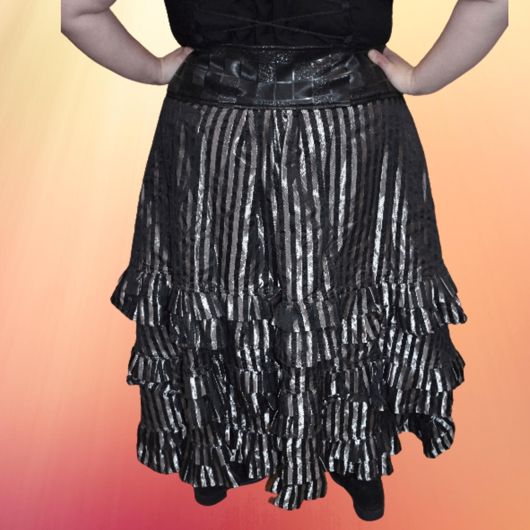 Silver and black brocade bustle skirt - Eventeny