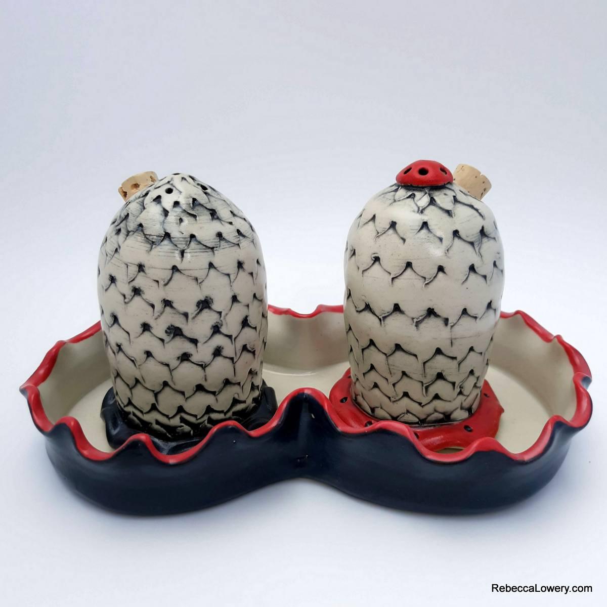 Textured Black, White & Red Salt And Pepper Shaker Set with tray - Eventeny