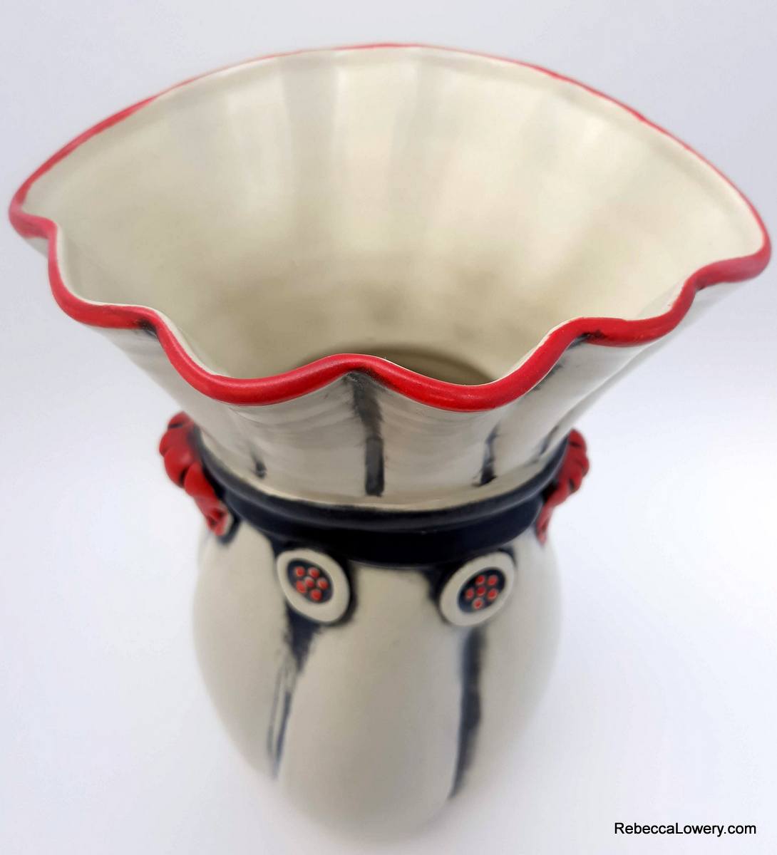 Vanilla Clam Shell Vase - Eventeny