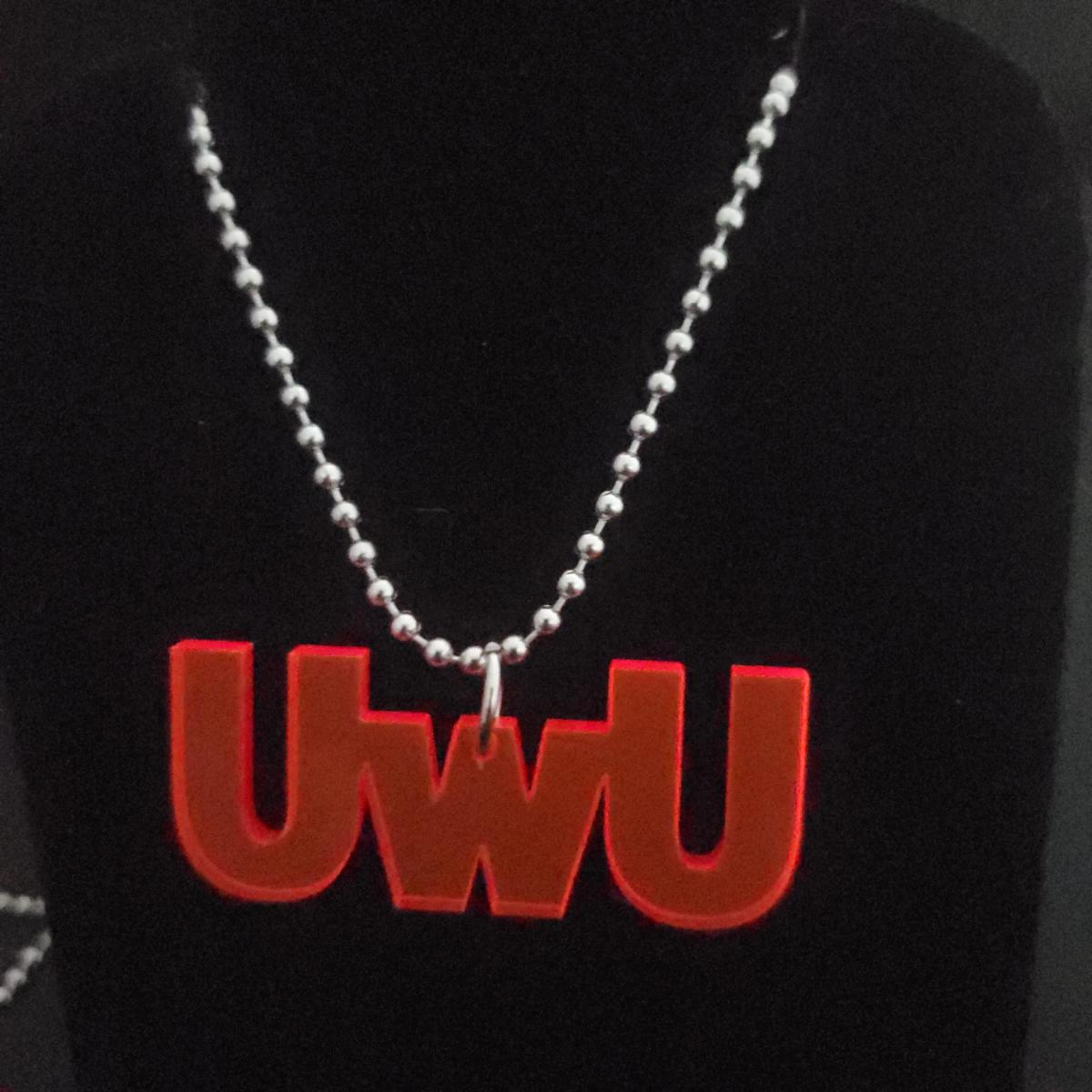Acrylic red uwu necklace - Eventeny